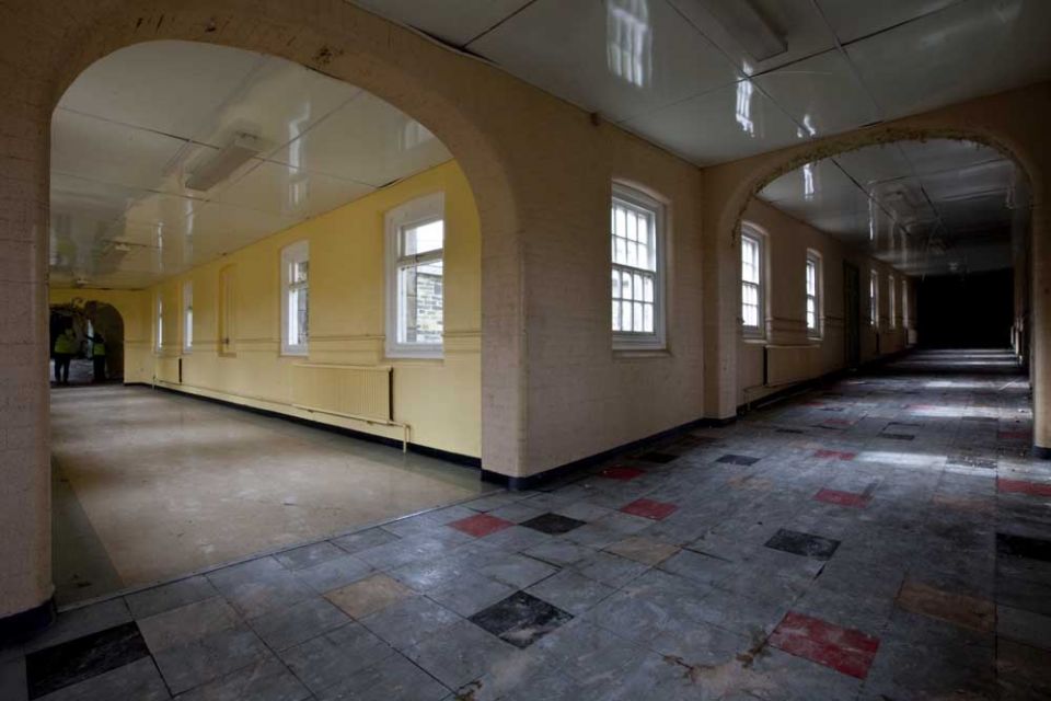 Mental – A History Of The Mad House