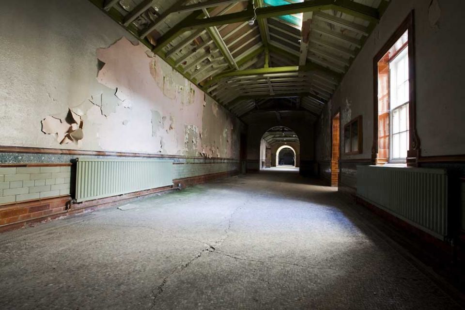 Mental – A History Of The Mad House